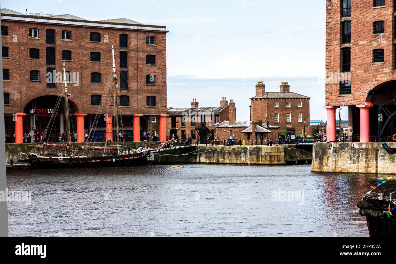 View of the famous and historic Albert Dock Stock Photo - Alamy