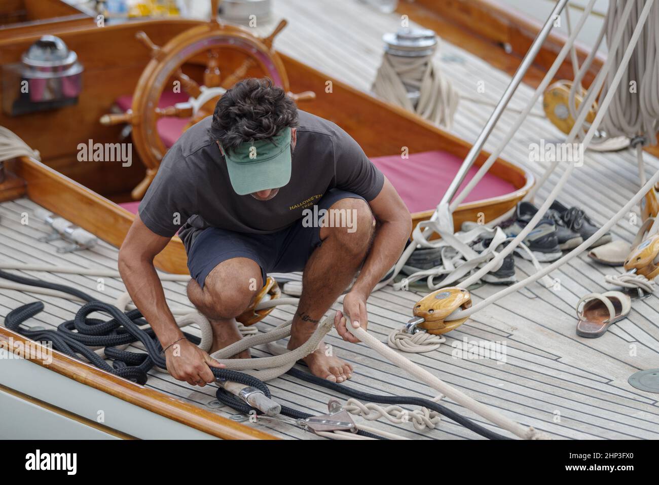 Crew members sailing yacht hi-res stock photography and images - Alamy