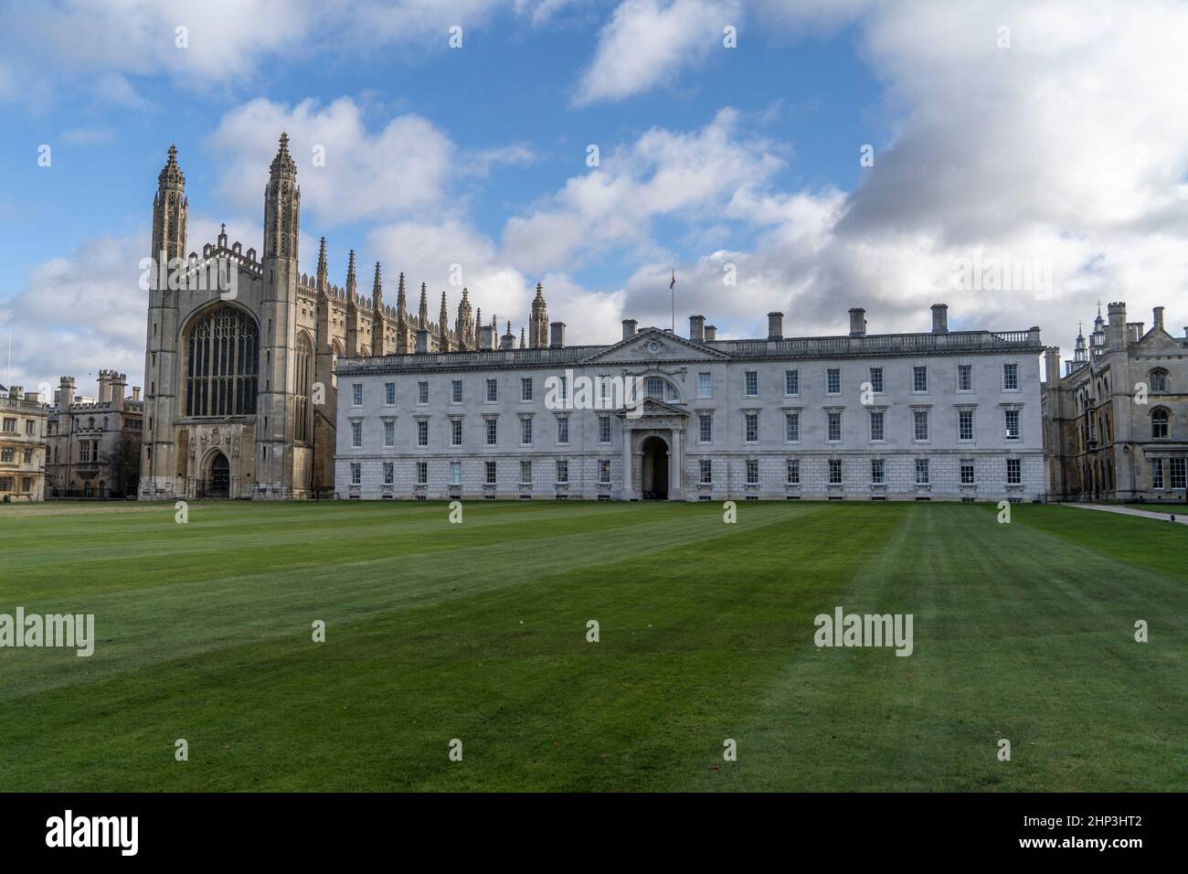 King's College Chapel and the Gibbs building in Cambridge, UK. 14.02.22 ...
