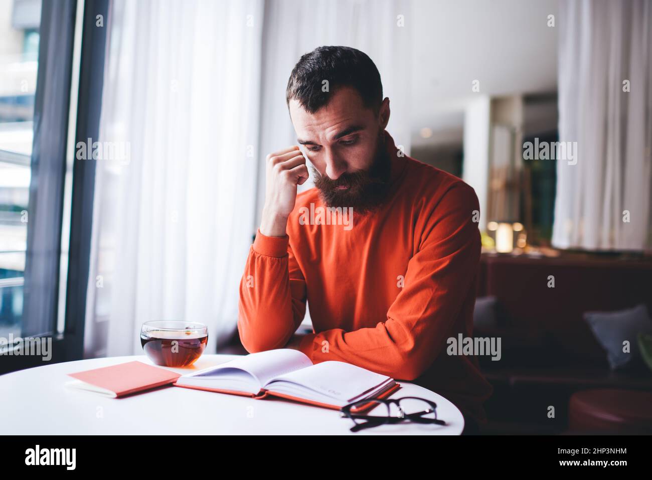 Focused free hi-res stock photography and images - Alamy