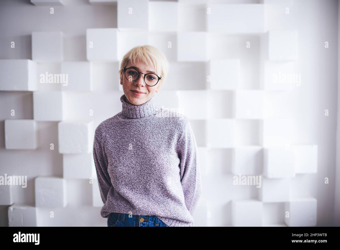 Hands behind back hi-res stock photography and images - Alamy