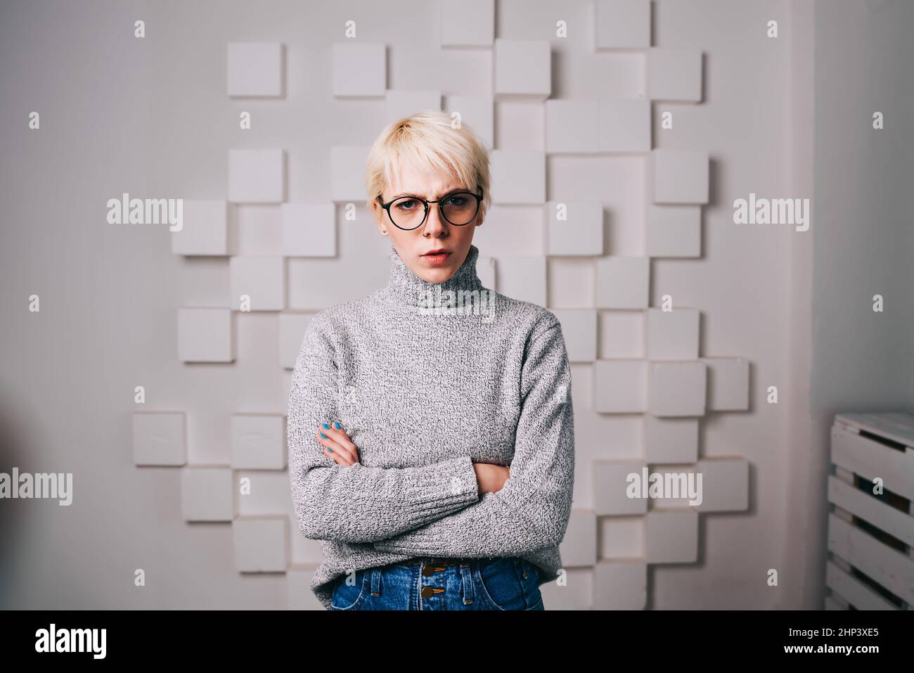 Dissatisfied hi-res stock photography and images - Alamy