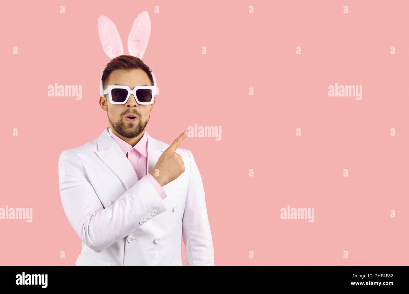 Bunny wear glasses hi-res stock photography and images - Alamy
