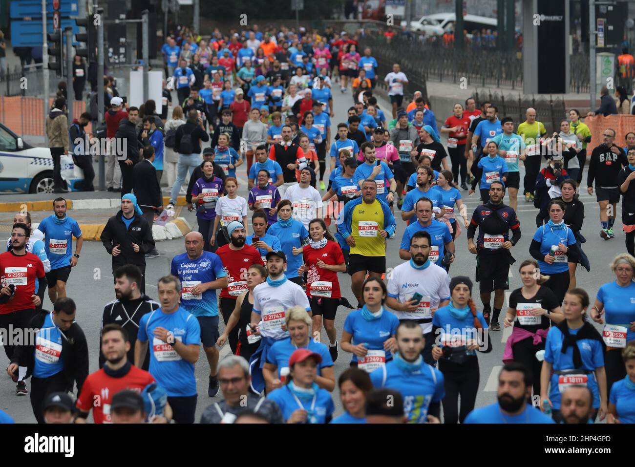 ISTANBUL, TURKEY - NOVEMBER 07, 2021: Athletes running in 43. Istanbul ...