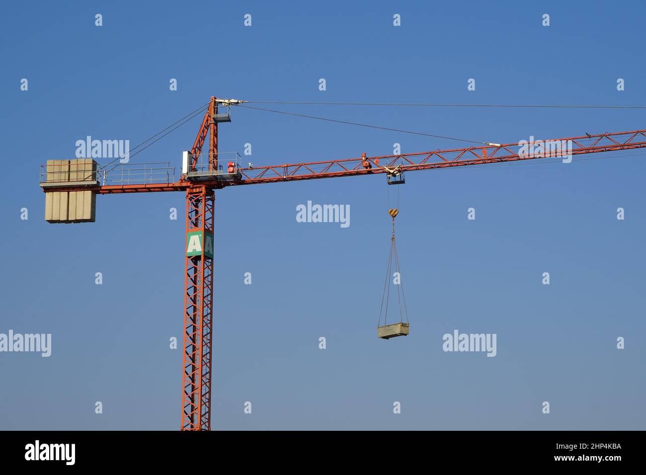 Balancing crane hi-res stock photography and images - Alamy