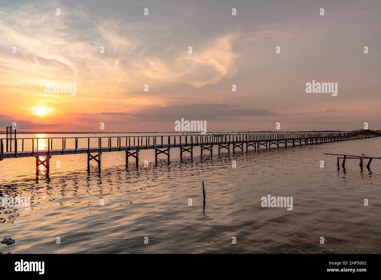 Lesina lake hi-res stock photography and images - Alamy