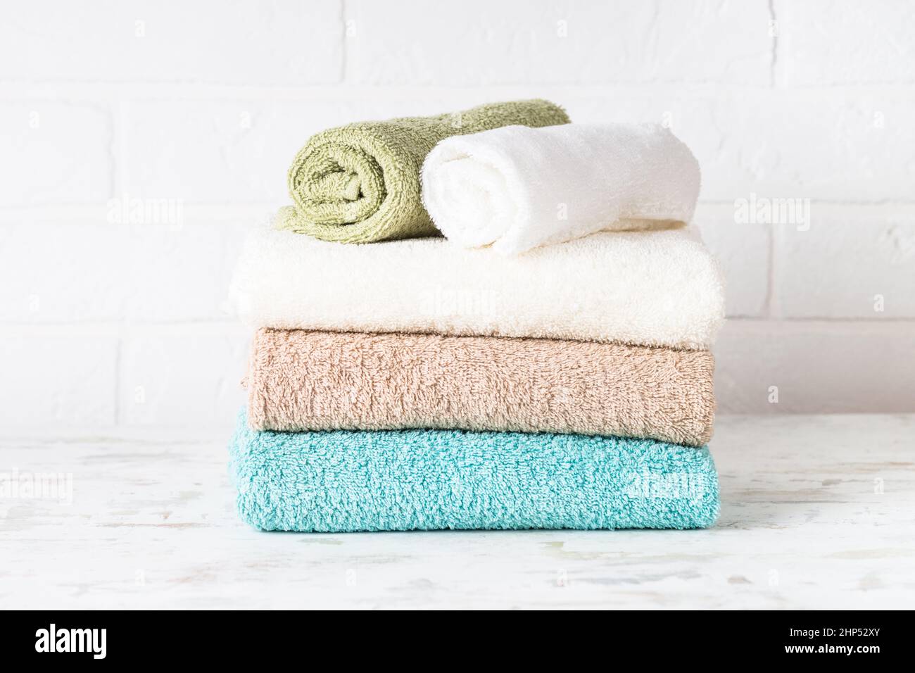 Stack of bath towels hi-res stock photography and images - Alamy