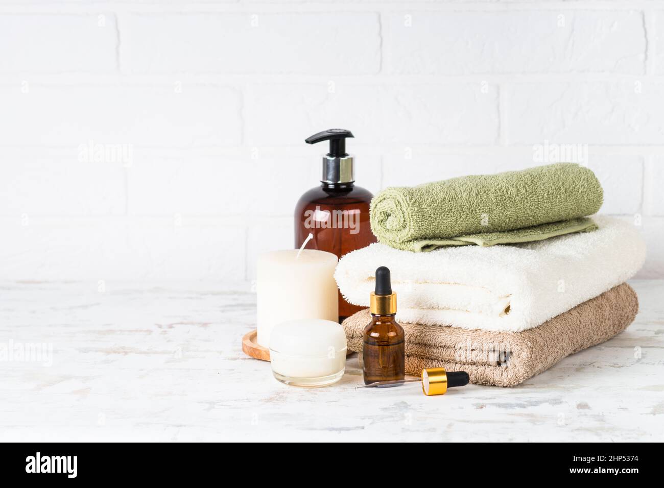 Spa background in white spa salon or bathroom Stock Photo - Alamy