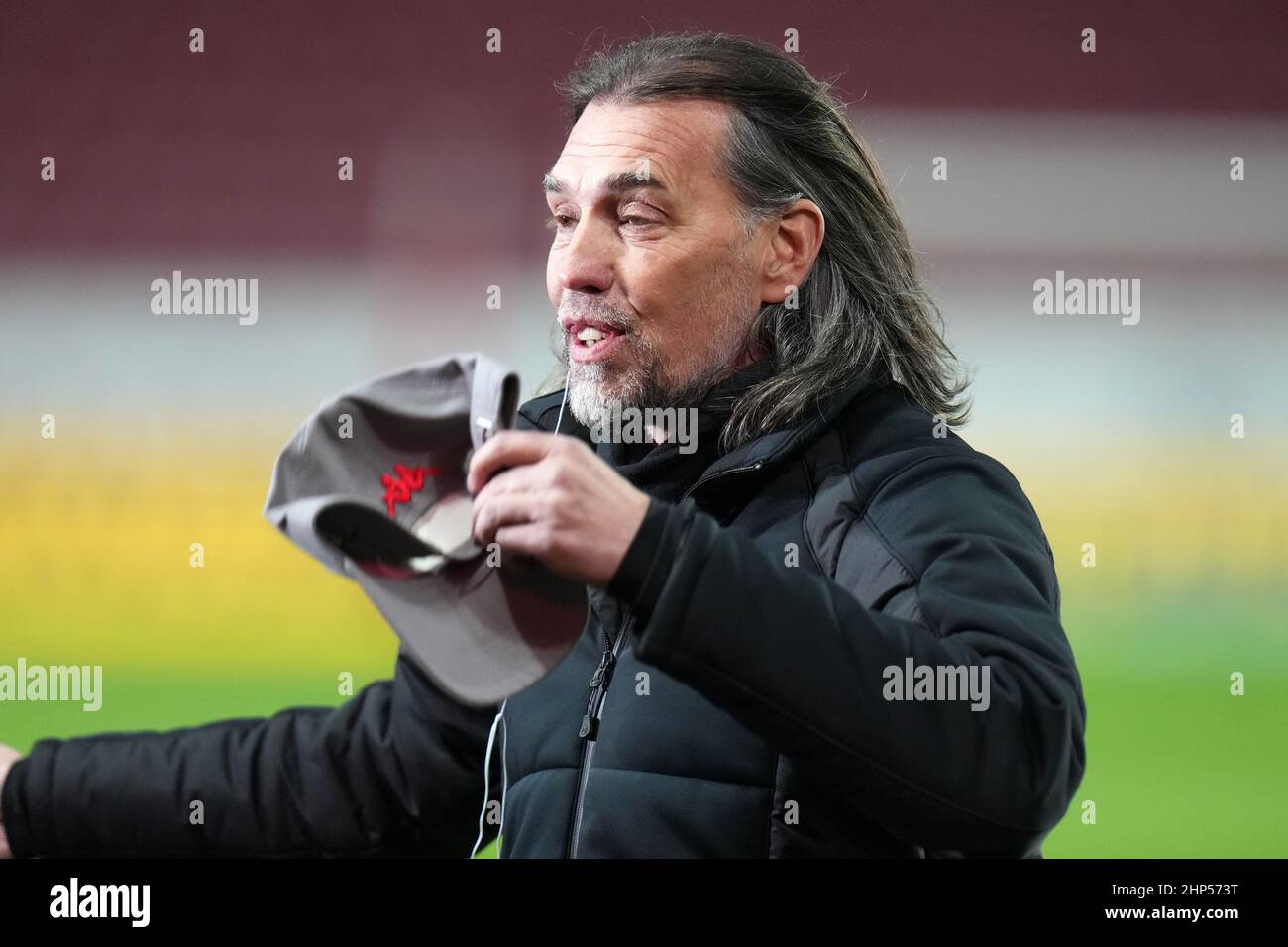 Mainz, Germany. 18th Feb, 2022. Soccer: Bundesliga, FSV Mainz 05 - Bayer Leverkusen, Matchday 23 ...