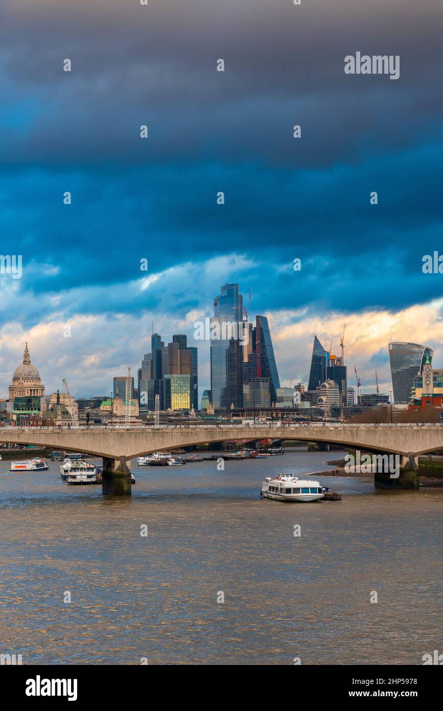 Waterloo Bridge seen from Jubilee Bridge, London Borough of Lambeth ...