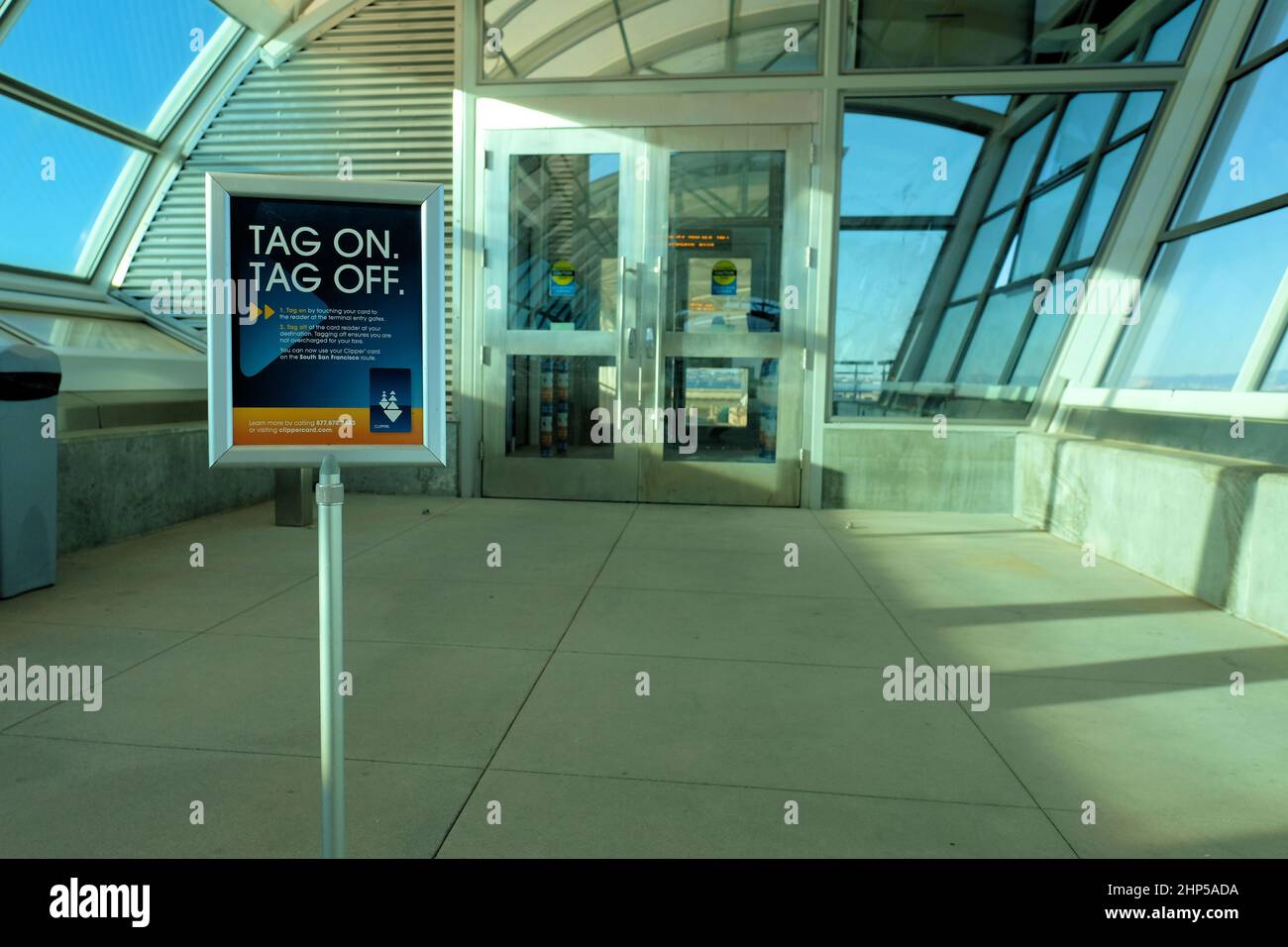 Using oyster card hi-res stock photography and images - Alamy