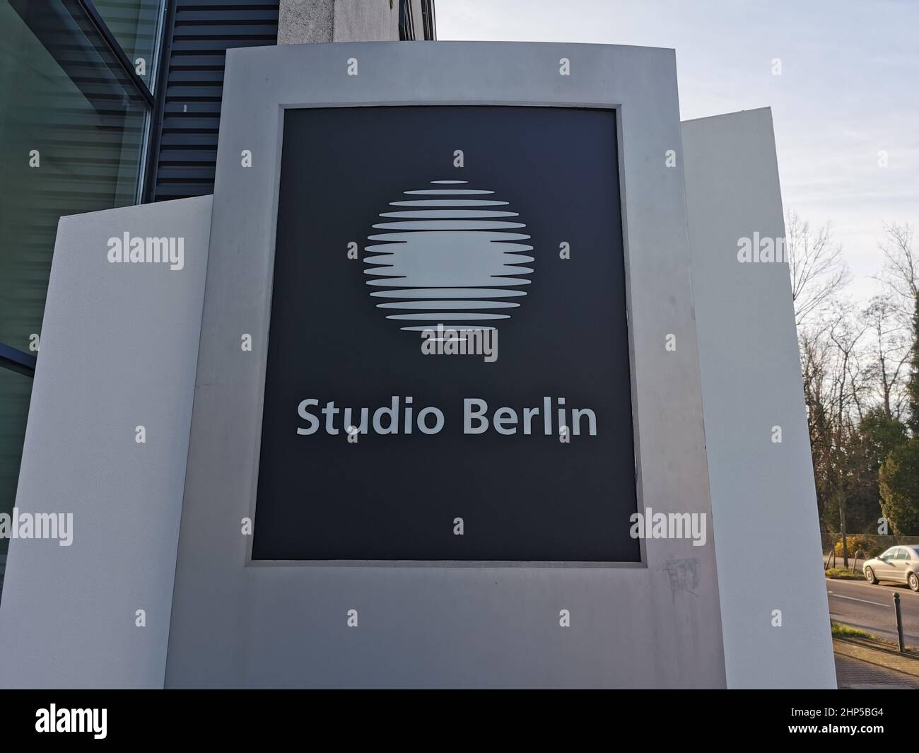 Die Studio Berlin-Adlershof GmbH ist eine Atelierbetriebs- und ...
