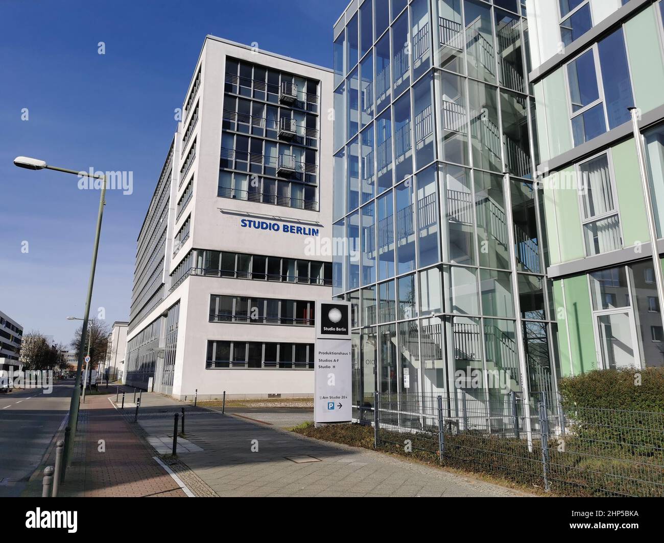 Die Studio Berlin-Adlershof GmbH ist eine Atelierbetriebs- und ...