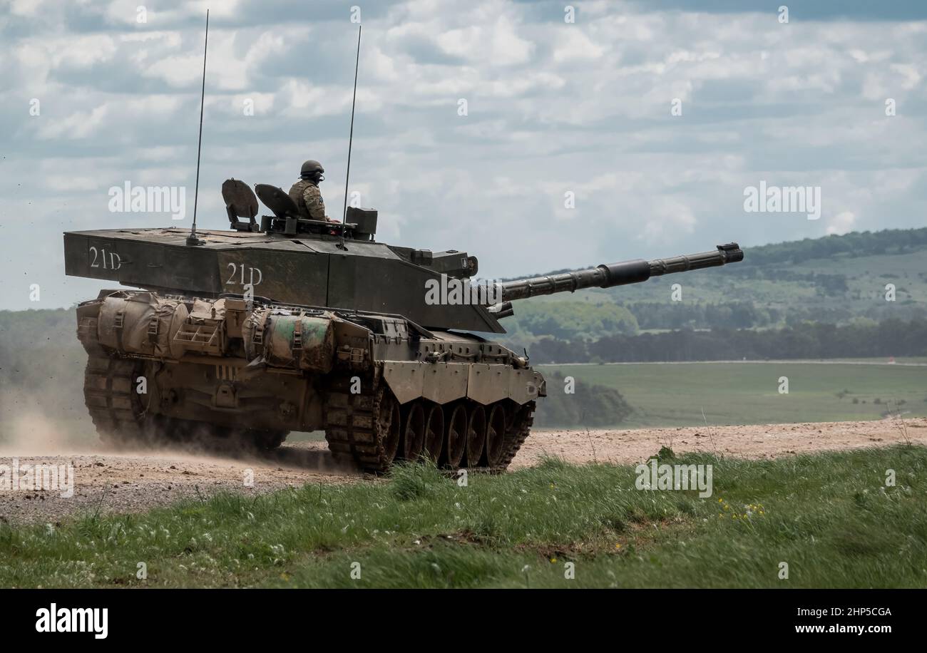 British army FV4034 Challenger 2 main battle tank in action on a ...