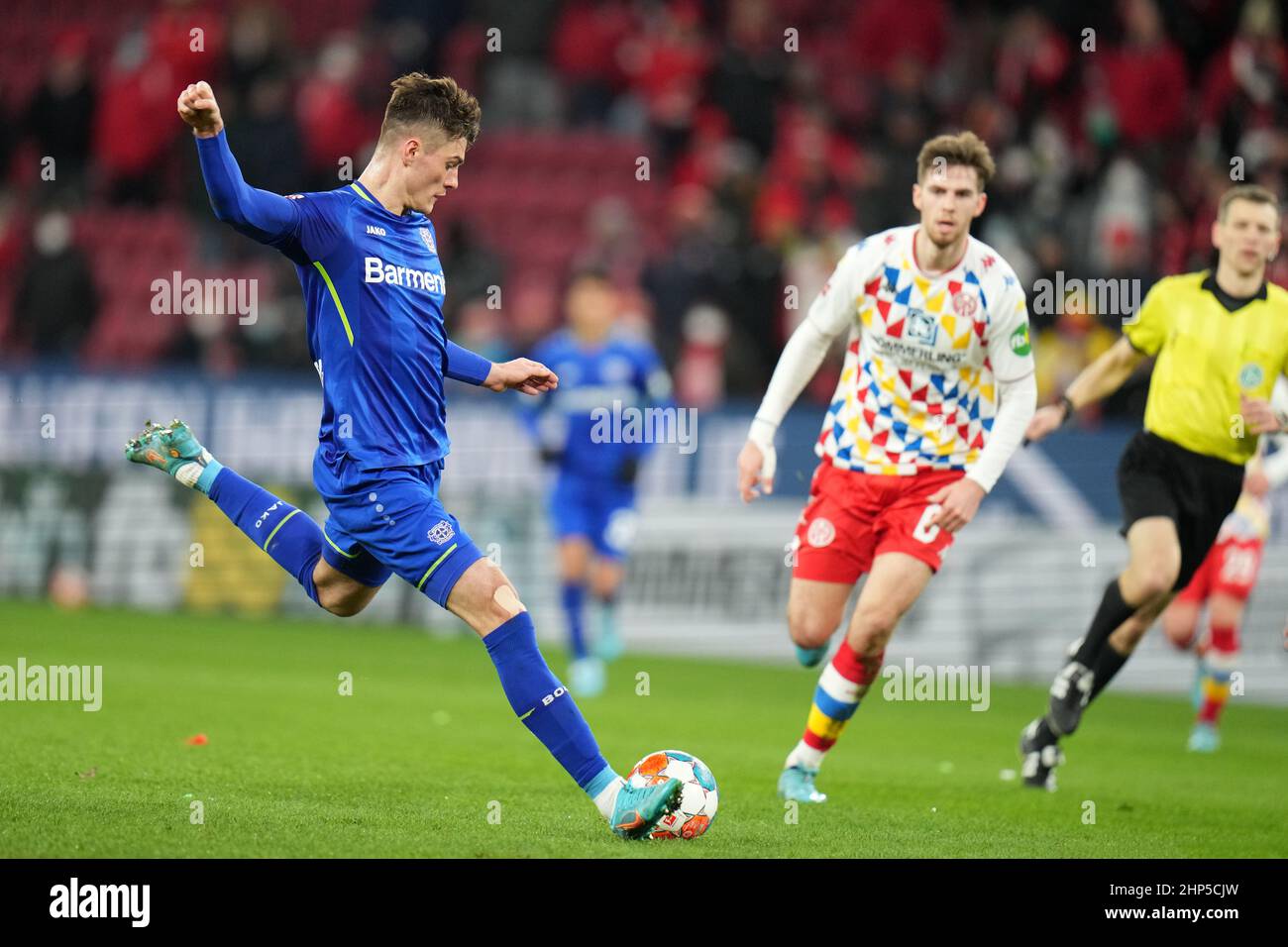 Mainz, Germany. 18th Feb, 2022. Soccer: Bundesliga, FSV Mainz 05 - Bayer Leverkusen, Matchday 23 ...