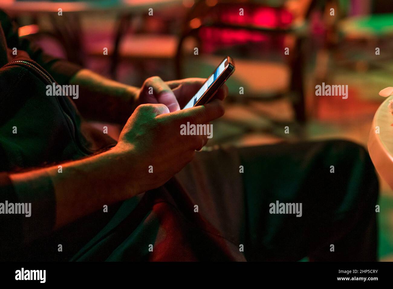 Texting communication hi-res stock photography and images - Alamy