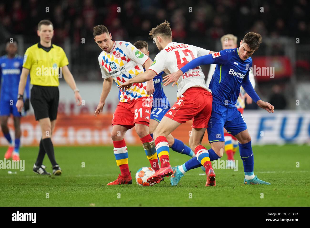 Mainz, Germany. 18th Feb, 2022. Soccer: Bundesliga, FSV Mainz 05 - Bayer Leverkusen, Matchday 23 ...