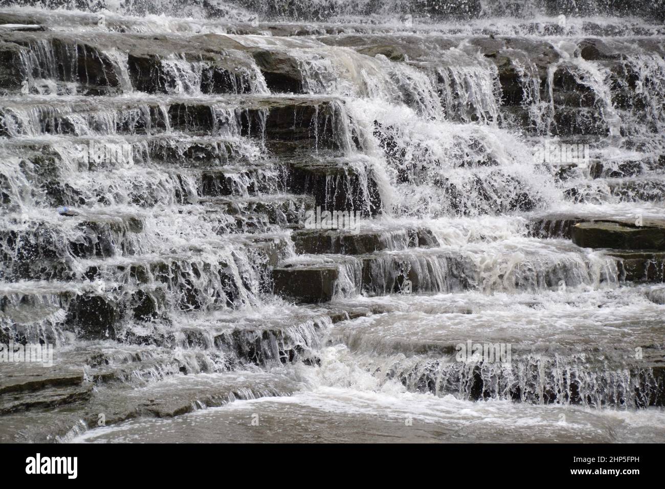 Closeup of water flowing over falls hi-res stock photography and images ...