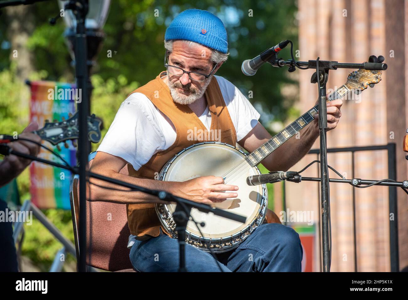 Traditional irish fiddle player hi-res stock photography and images - Alamy