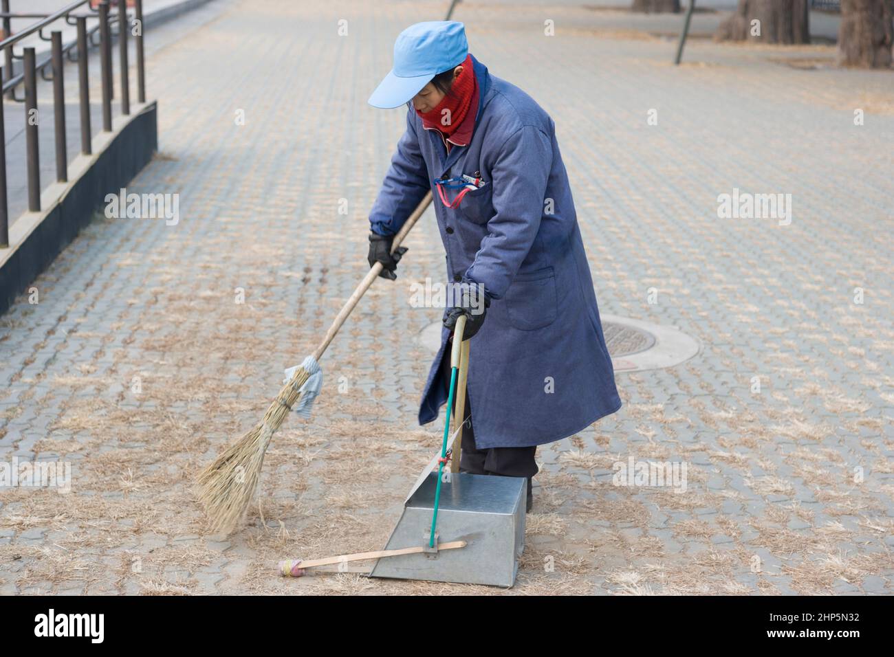 Street sweeping china hi-res stock photography and images - Alamy