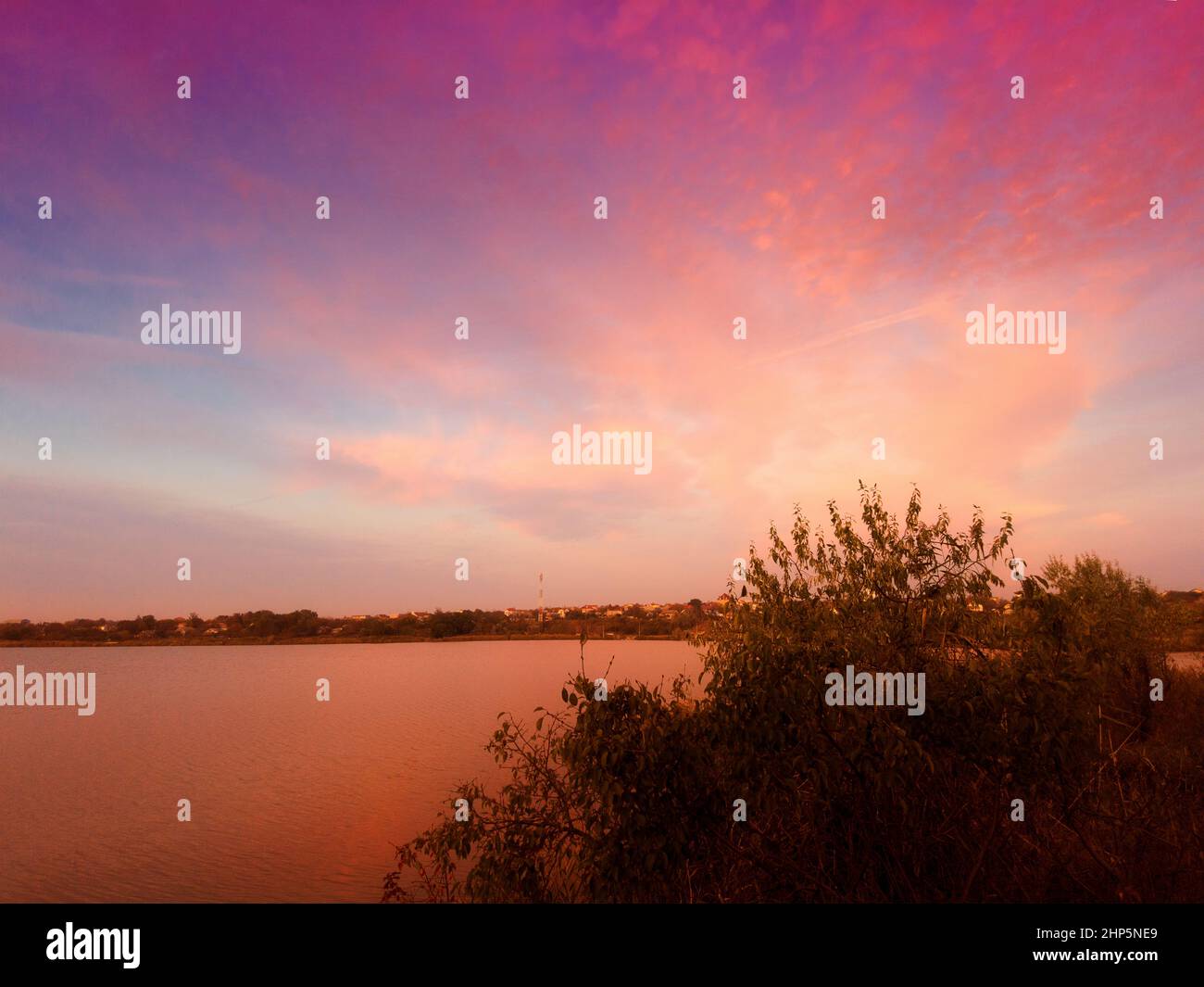 Dawn river red sky hi-res stock photography and images - Alamy