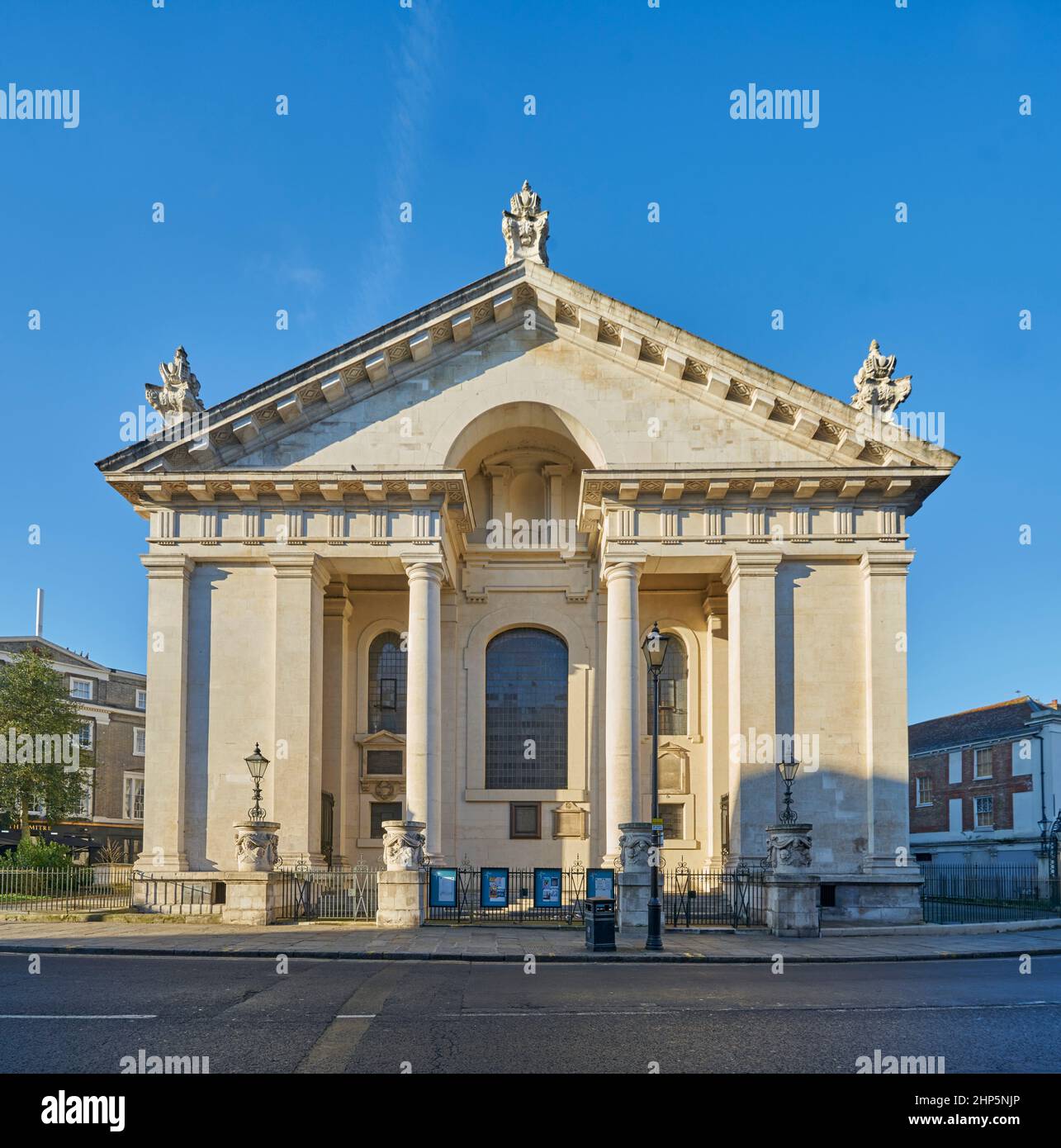 St alphage church hi-res stock photography and images - Alamy