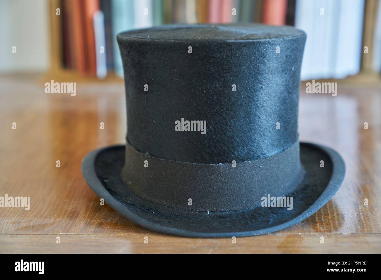 top hat silk Stock Photo - Alamy