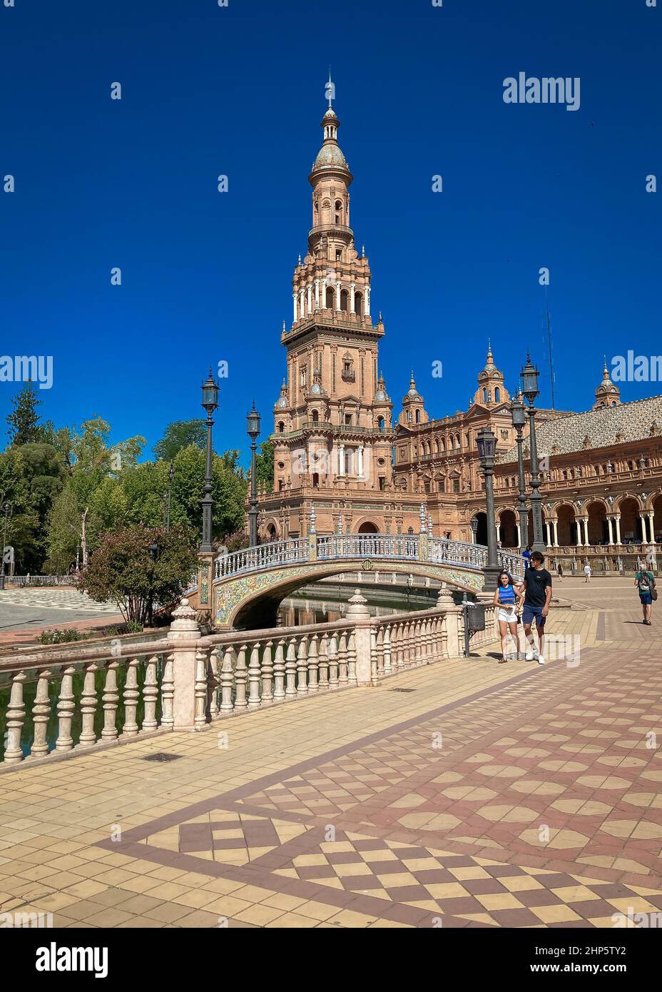 Picture of the Spain Square, in the Parque de Maria Luisa (Maria Luisa ...