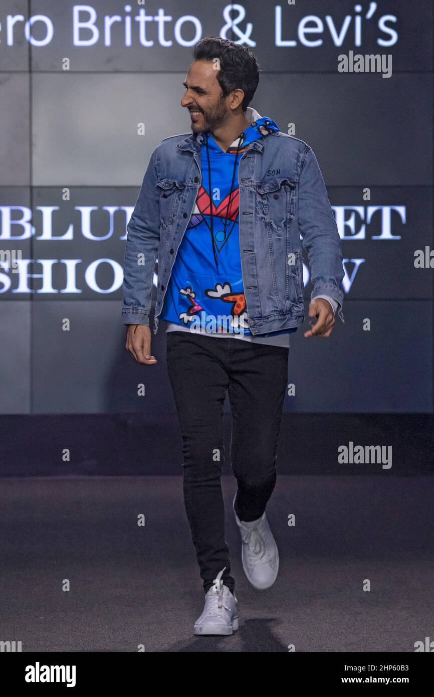 Romero britto hi-res stock photography and images - Alamy