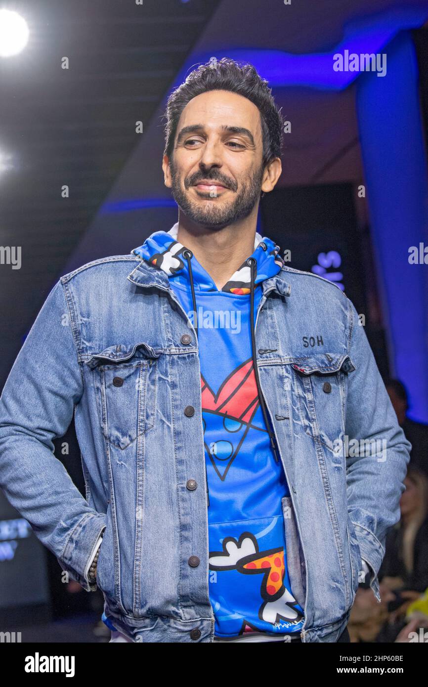 Romero britto hi-res stock photography and images - Alamy