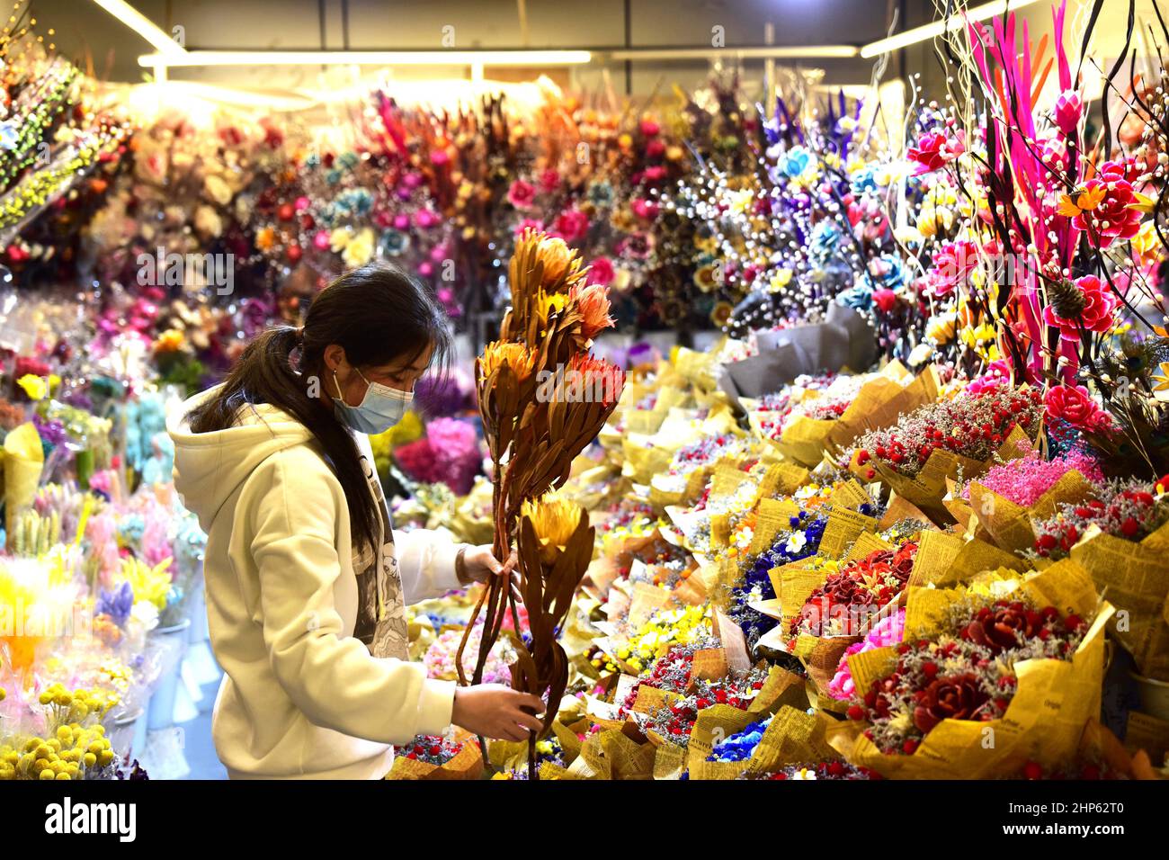 Sell flowers hi-res stock photography and images - Alamy