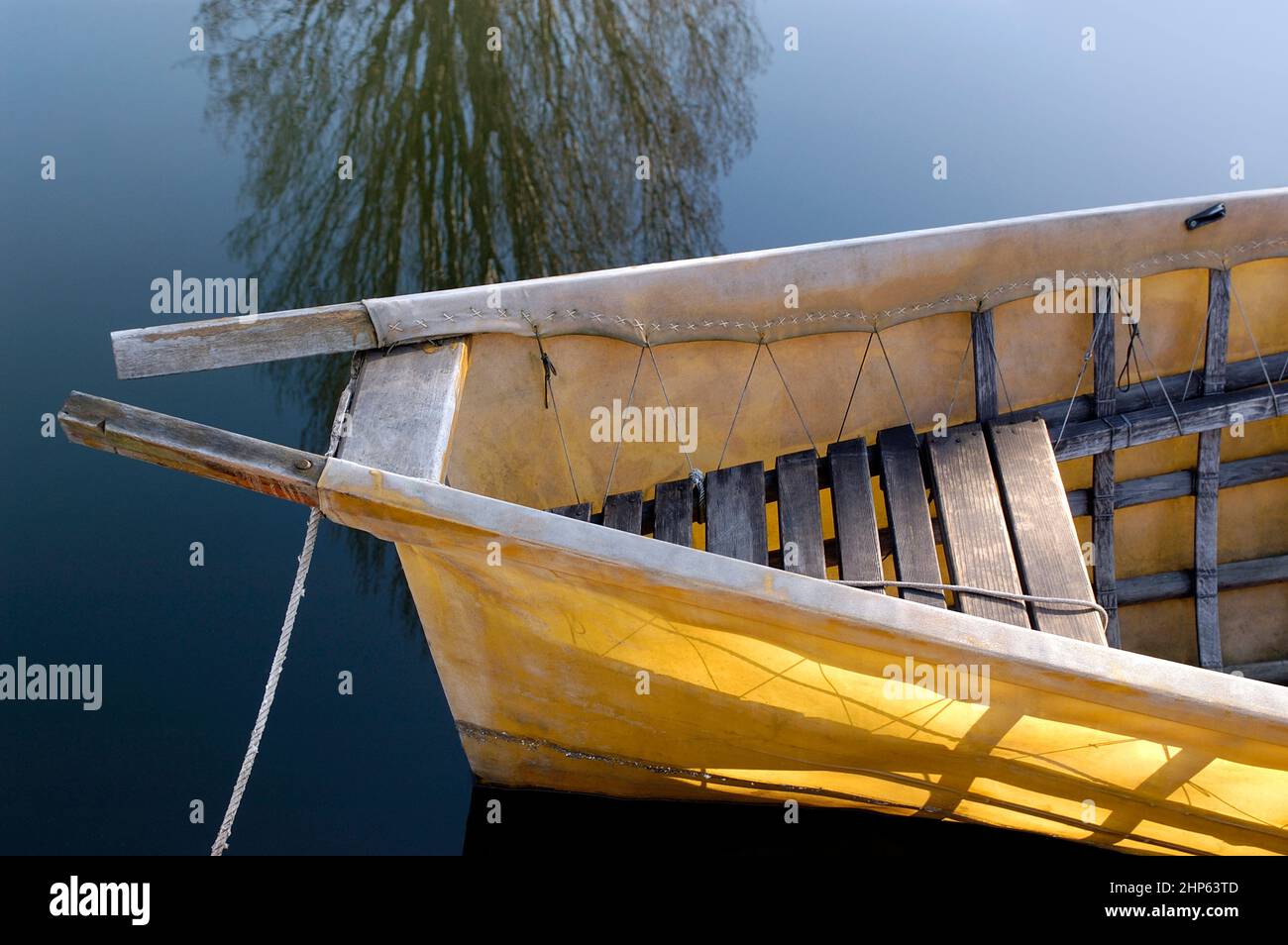 Umiak hi-res stock photography and images - Alamy