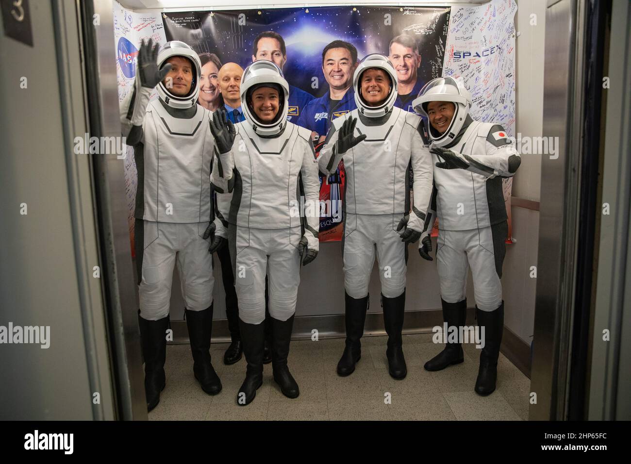 Astronauts in an elevator hi-res stock photography and images - Alamy