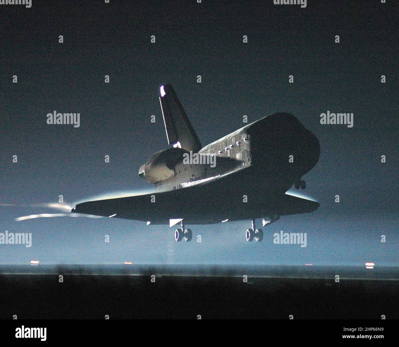Sts 115 mission hi-res stock photography and images - Alamy