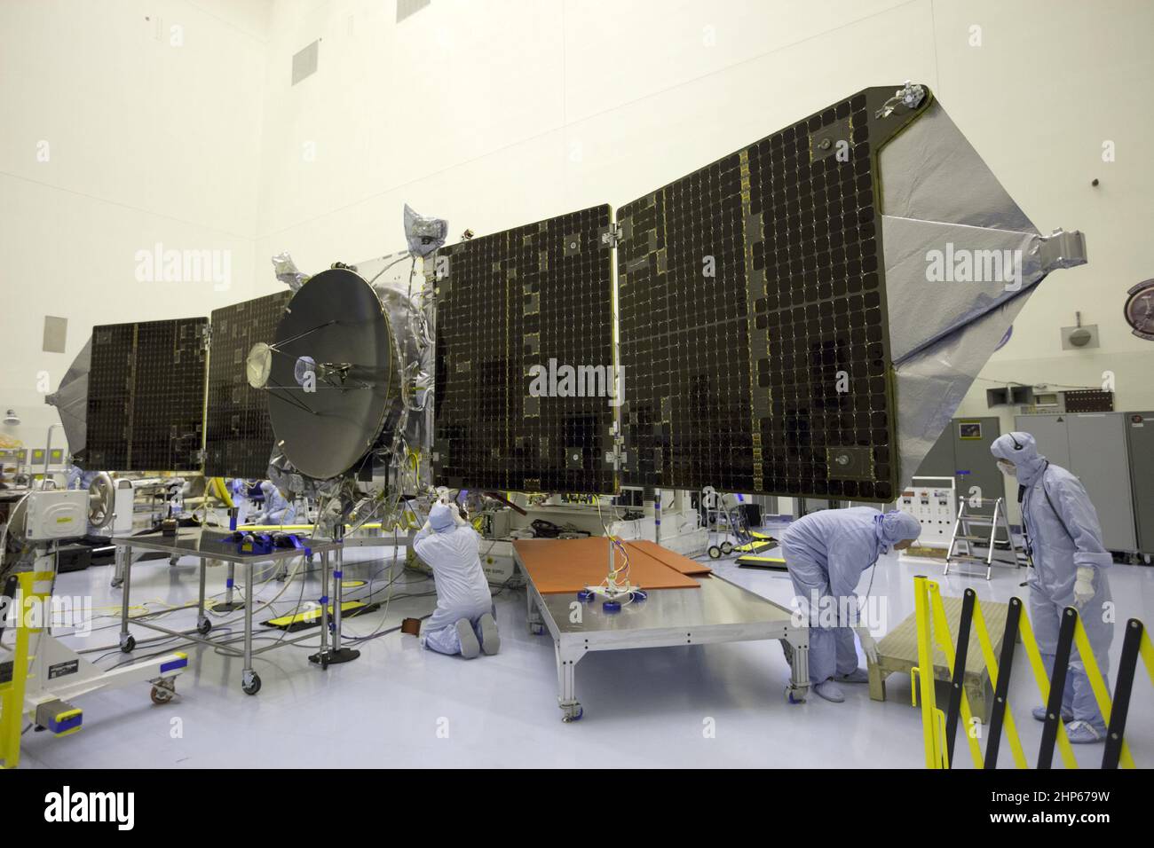 Inside the Payload Hazardous Servicing Facility at NASA's Kennedy Space ...