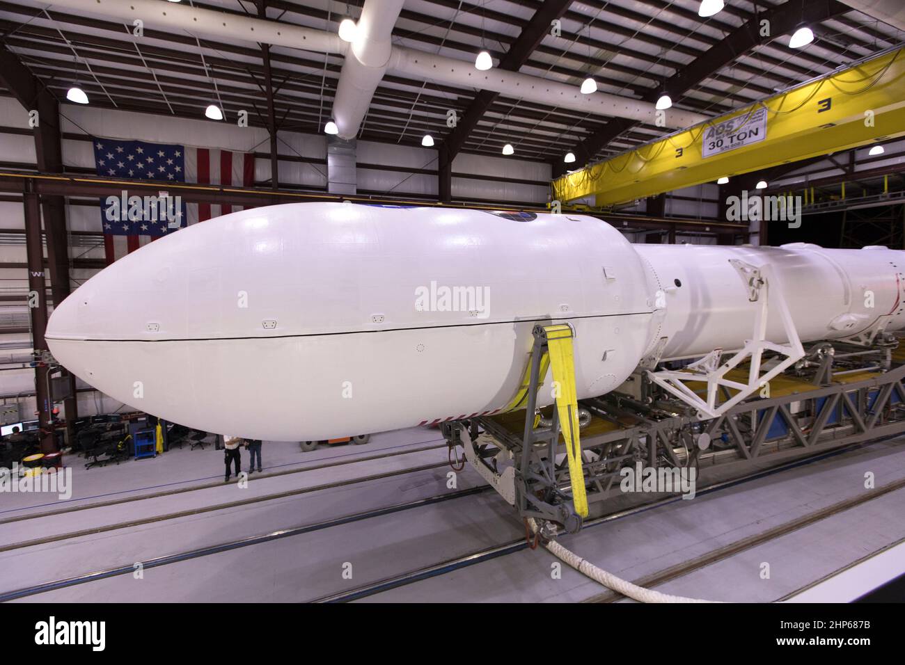 Falcon 9 fairing hi-res stock photography and images - Alamy