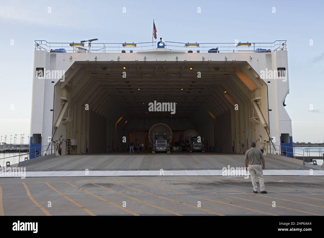 Delta mariner barge hi-res stock photography and images - Alamy