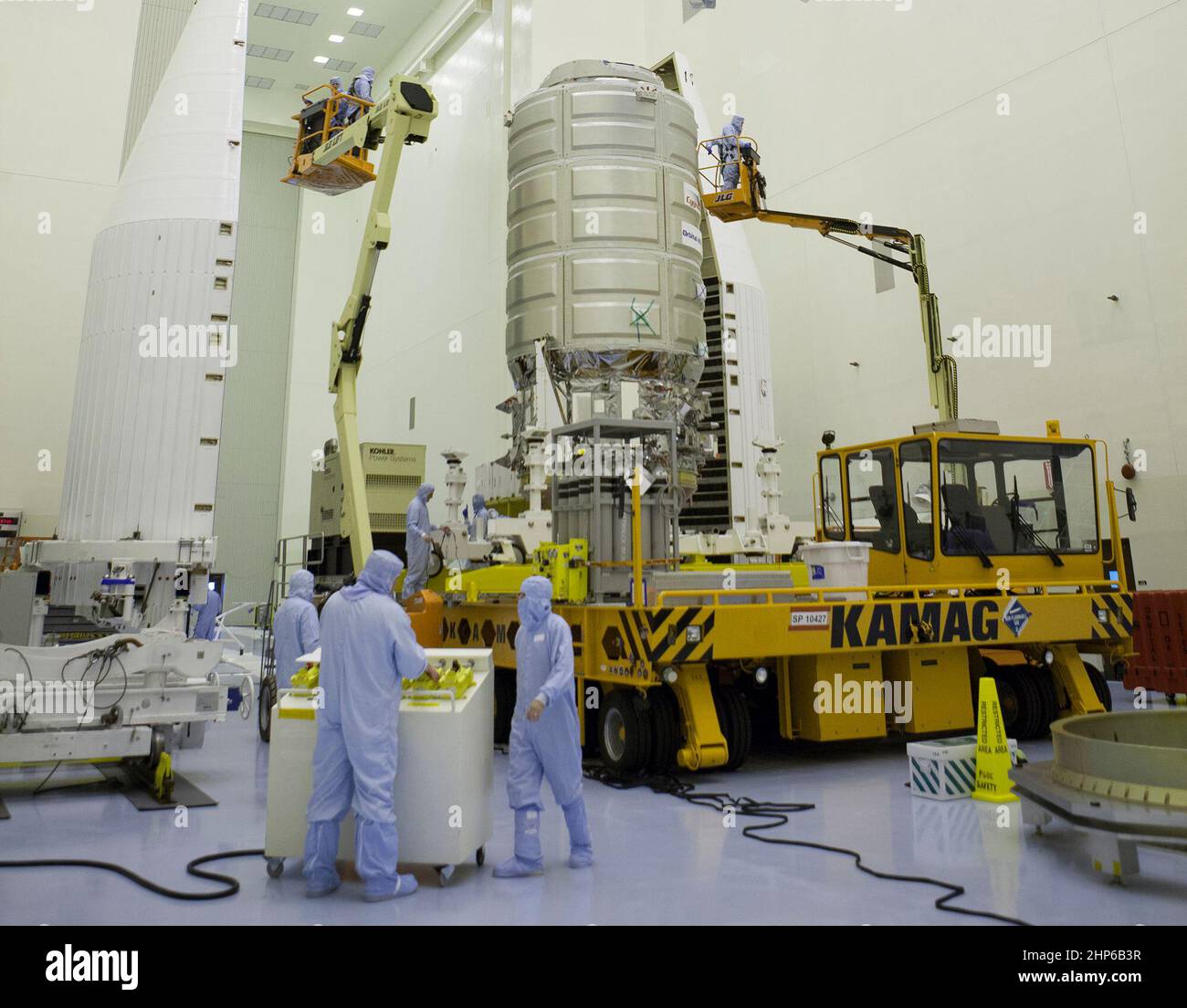 Orbital atk cygnus pressurized module hi-res stock photography and ...