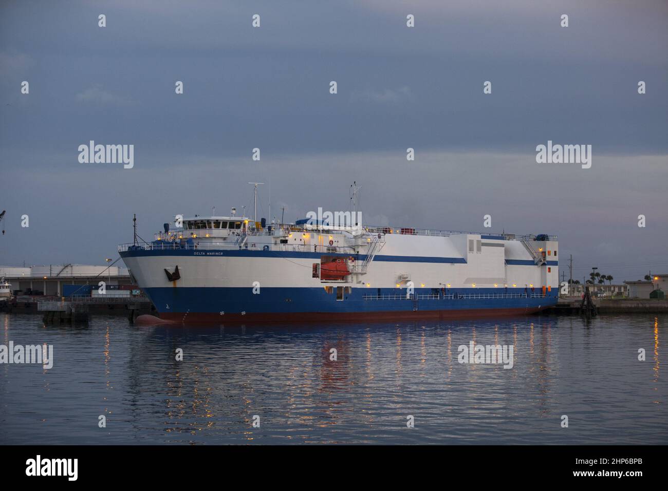 Delta mariner barge hi-res stock photography and images - Alamy