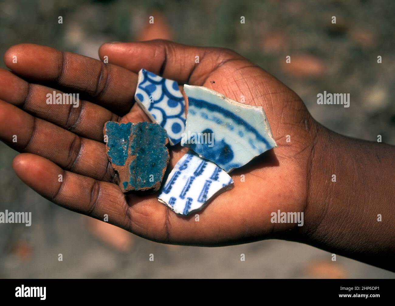 Chinese pottery tanzania hi-res stock photography and images - Alamy
