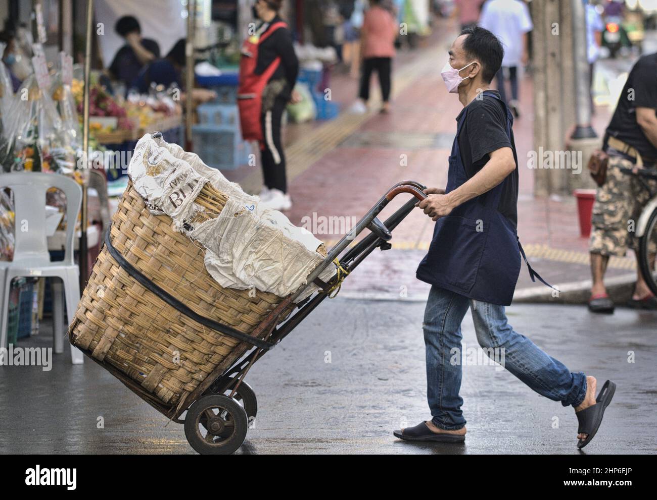 Thailand menial labor hi-res stock photography and images - Alamy