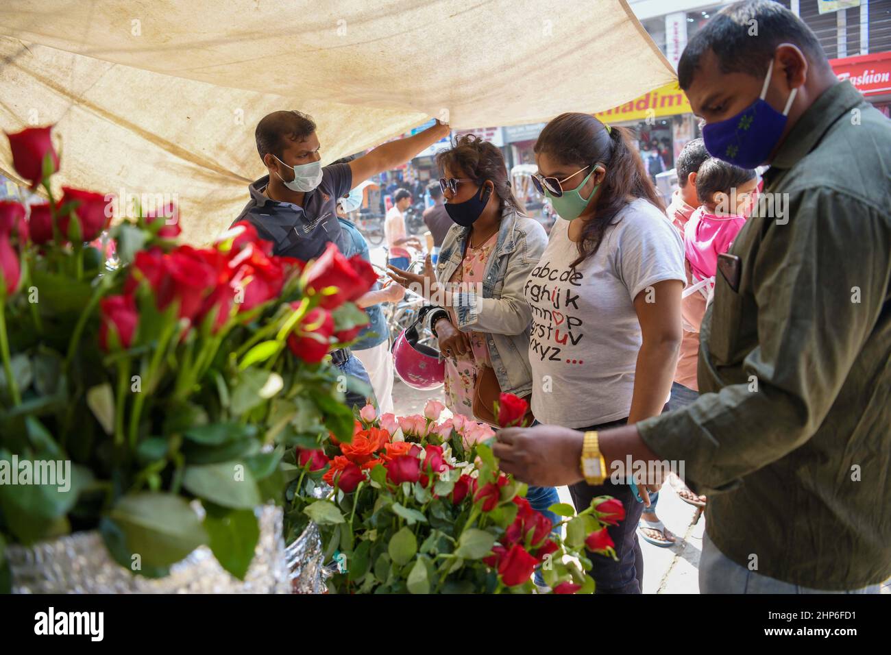 People buying red roses on Valentine’s Day in Agartala. Tripura, India ...