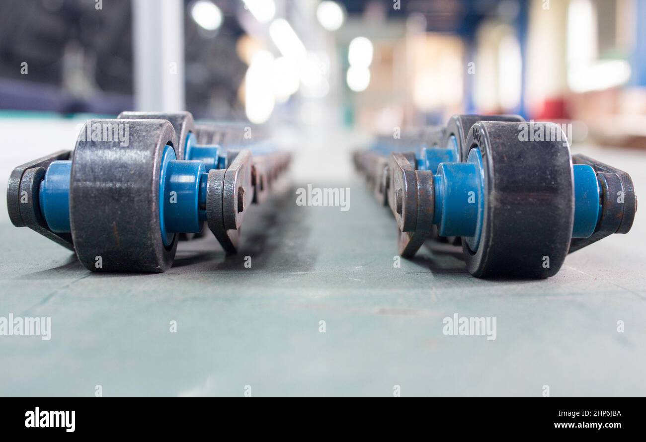 chain conveyor line Stock Photo - Alamy