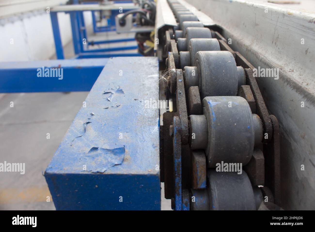 conveyor line assembly Stock Photo - Alamy