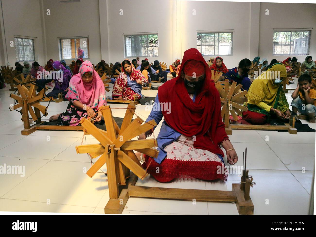 Workers are making sari with traditional tat in Rupganj outskirts of ...