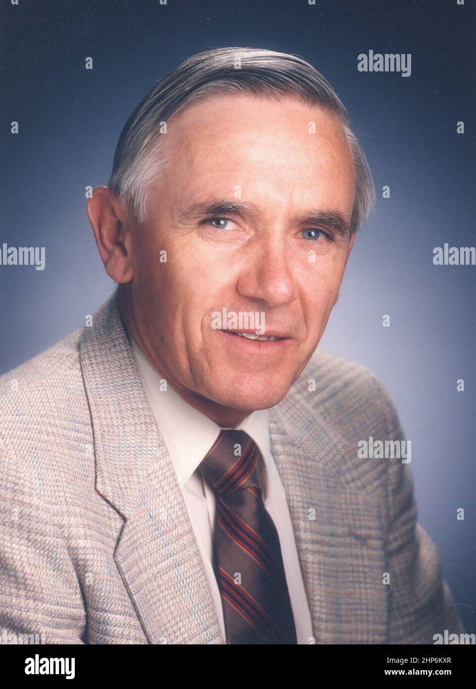 History and historical and archive 1992 hi-res stock photography and ...