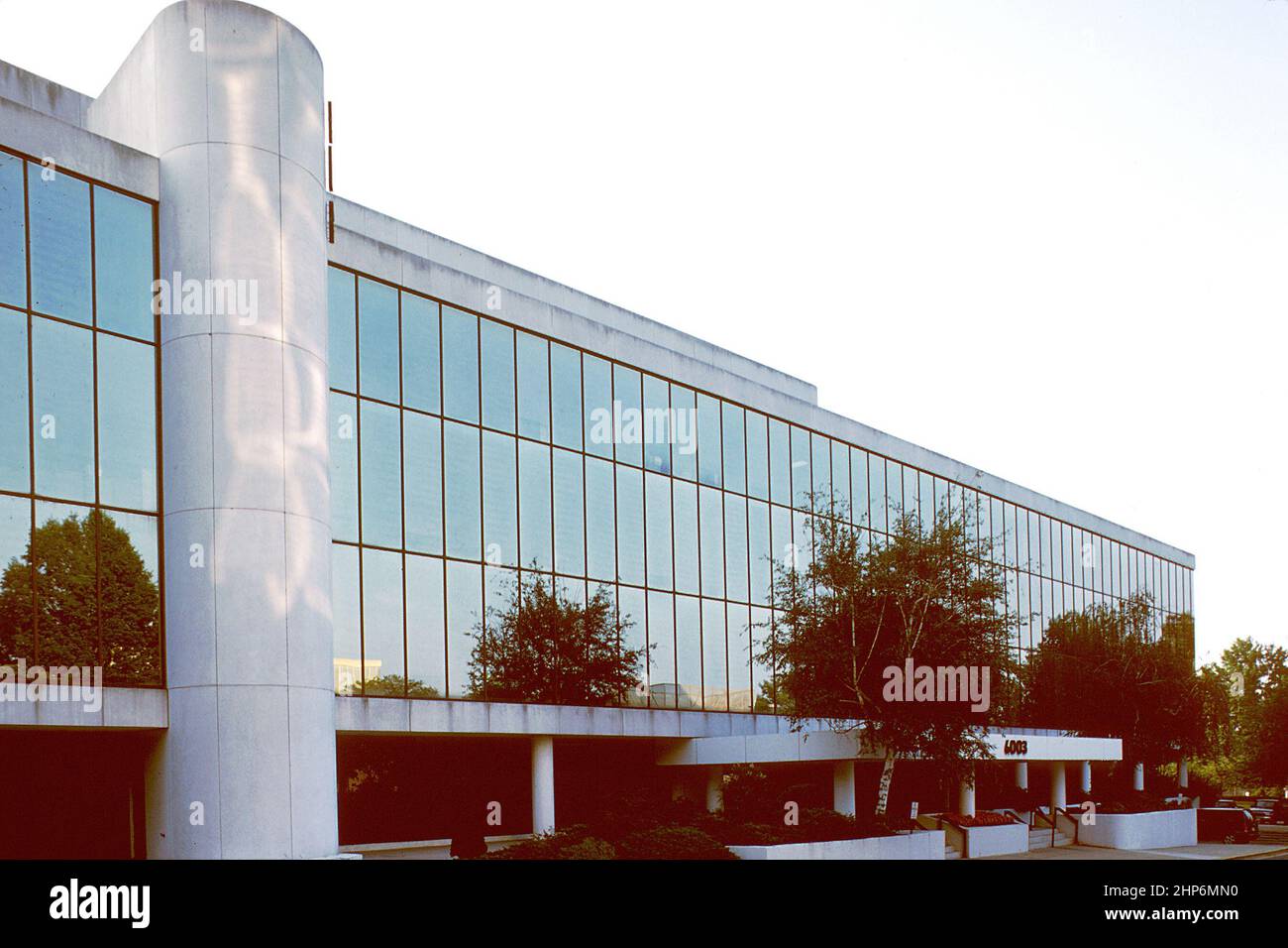 Nih satellite office building hi-res stock photography and images - Alamy