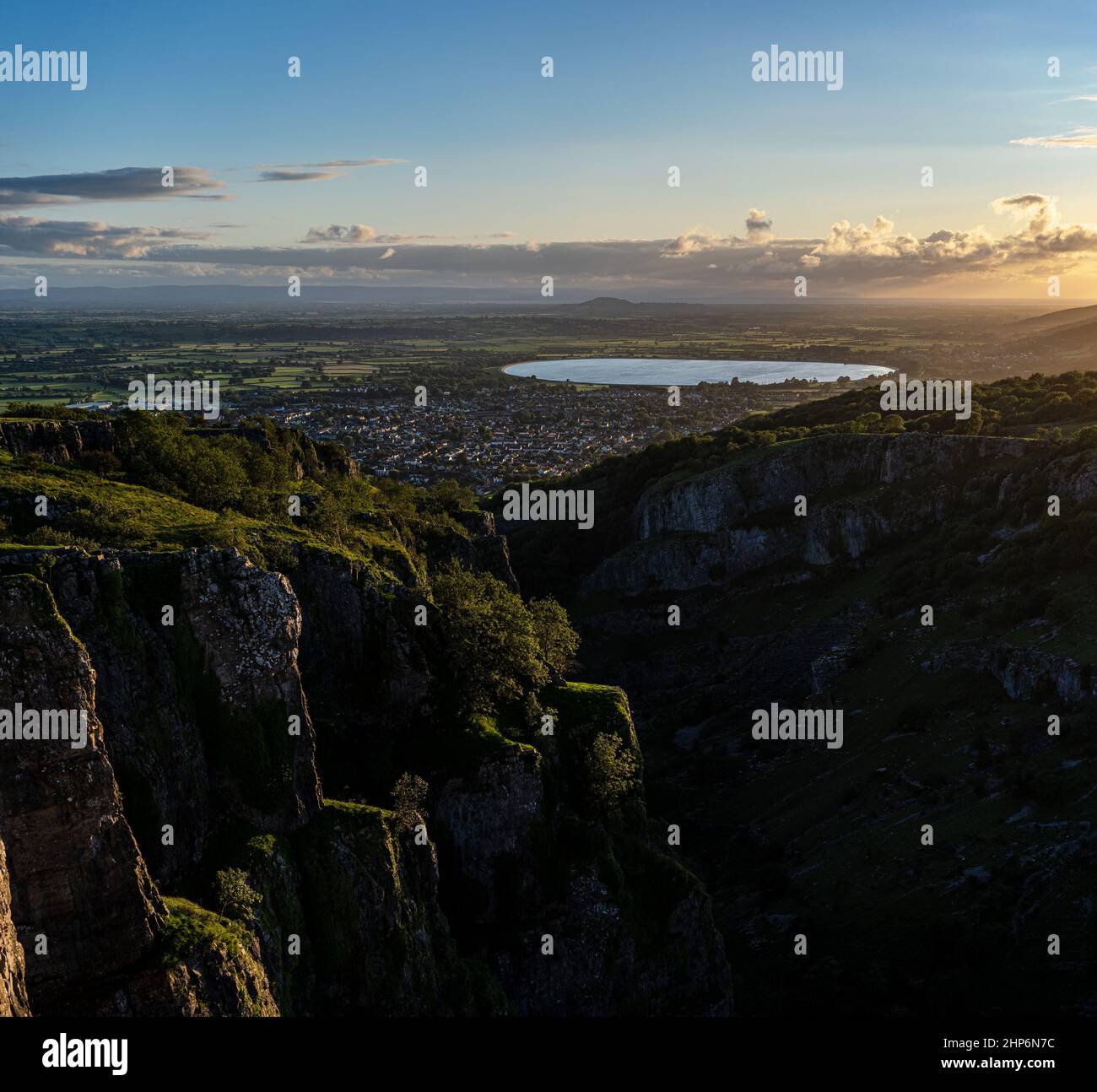 Climbing limestone rock of cheddar gorge hi-res stock photography and ...