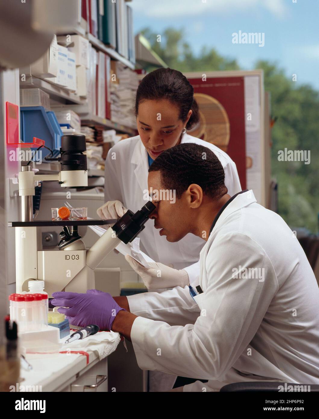 African american cancer researcher hi-res stock photography and images ...