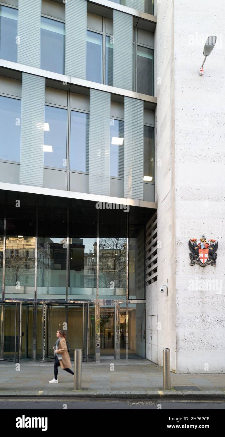 Newgate street entrance to the Stock Exchange, Paternoster Square, city ...